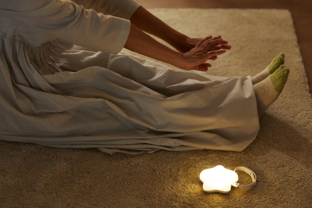 【marna】小さな灯りをともす「えほんライト」で、心地よい夜を｜マーナ公式オンラインストア_ Marna Inc.