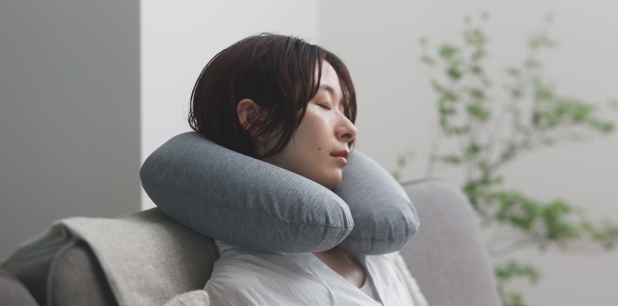 marna fuu ネックピロー(WEB限定色)(ライトグレー): バッグ・トラベルマーナ公式オンラインストア | Marna Inc.